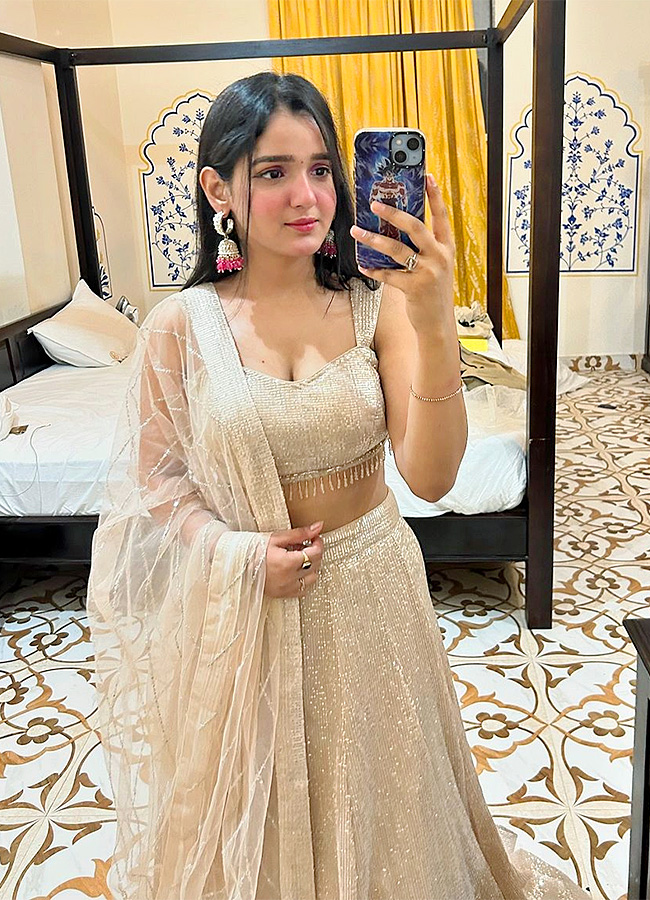 మత్తువదలరా 2 : ఇంటర్‌నెట్‌ను షేక్ చేస్తున్న.. రియా ఎక్కడ? (ఫొటోలు) | Who Is Riya In Mathu ...